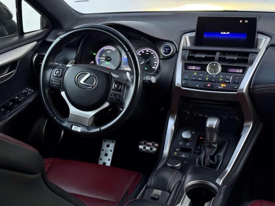 Черный Лексус NX 300h 2015 в Клайпеда, объемом двигателя 2.49 л и пробегом 200 тыс. км за 18800 €, фото 15 на AUTOMOTO.COM.LV