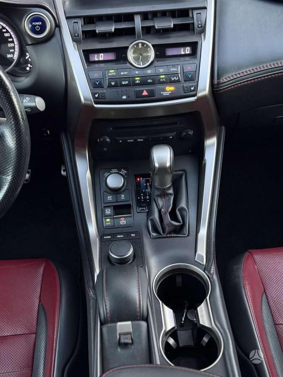 Черный Лексус NX 300h 2015 в Клайпеда, объемом двигателя 2.49 л и пробегом 200 тыс. км за 18800 €, фото 16 на AUTOMOTO.COM.LV