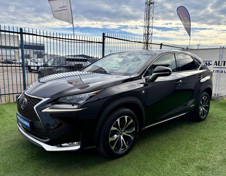 Melns Lexus NX 300h 2015 Panevēža, ar dzinēja tilpumu 2.49 L un nobraukumu 92 tūkst. km par 21800 €, foto 1 vietnē AUTOMOTO.COM.LV