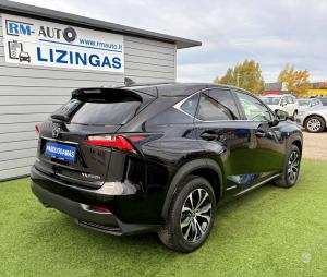 Melns Lexus NX 300h 2015 Panevēža, ar dzinēja tilpumu 2.49 L un nobraukumu 92 tūkst. km par 21800 €, foto 7 vietnē AUTOMOTO.COM.LV