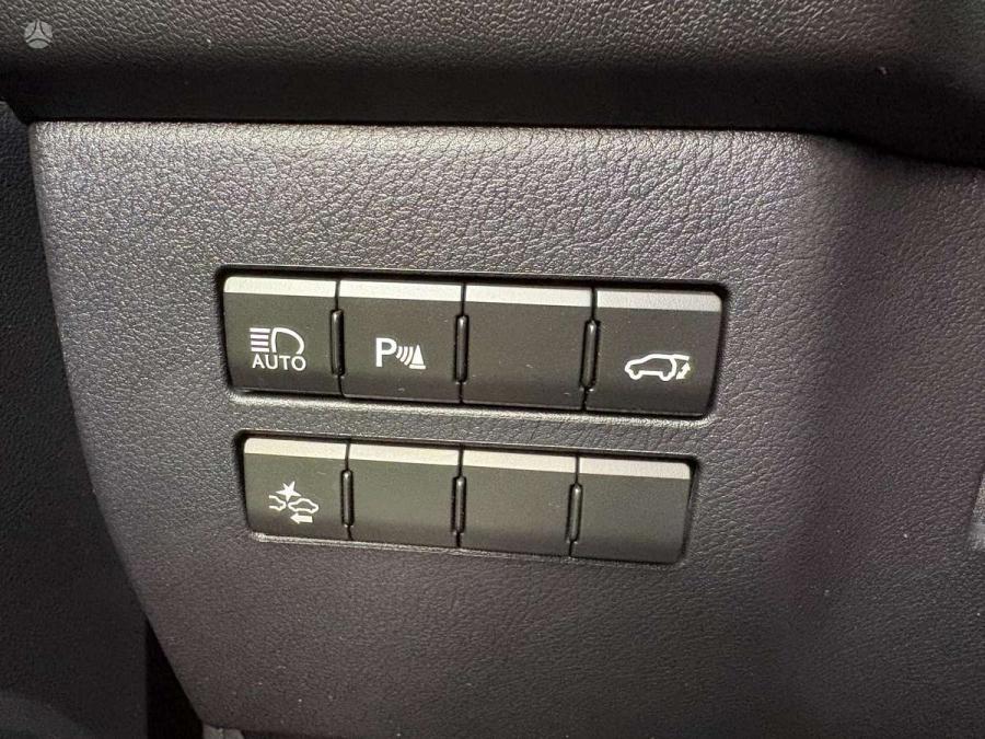 Melns Lexus NX 300h 2015 Panevēža, ar dzinēja tilpumu 2.49 L un nobraukumu 92 tūkst. km par 21800 €, foto 18 vietnē AUTOMOTO.COM.LV