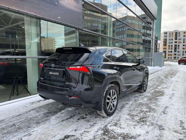 Black Lexus NX 300h 2016 in Vilnius, with an engine capacity of 0.00 L and mileage of 180 thousand km for 20500 €, photo 2 on AUTOMOTO.COM.LV