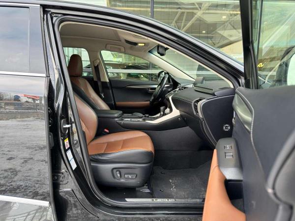 Black Lexus NX 300h 2016 in Vilnius, with an engine capacity of 0.00 L and mileage of 180 thousand km for 20500 €, photo 10 on AUTOMOTO.COM.LV