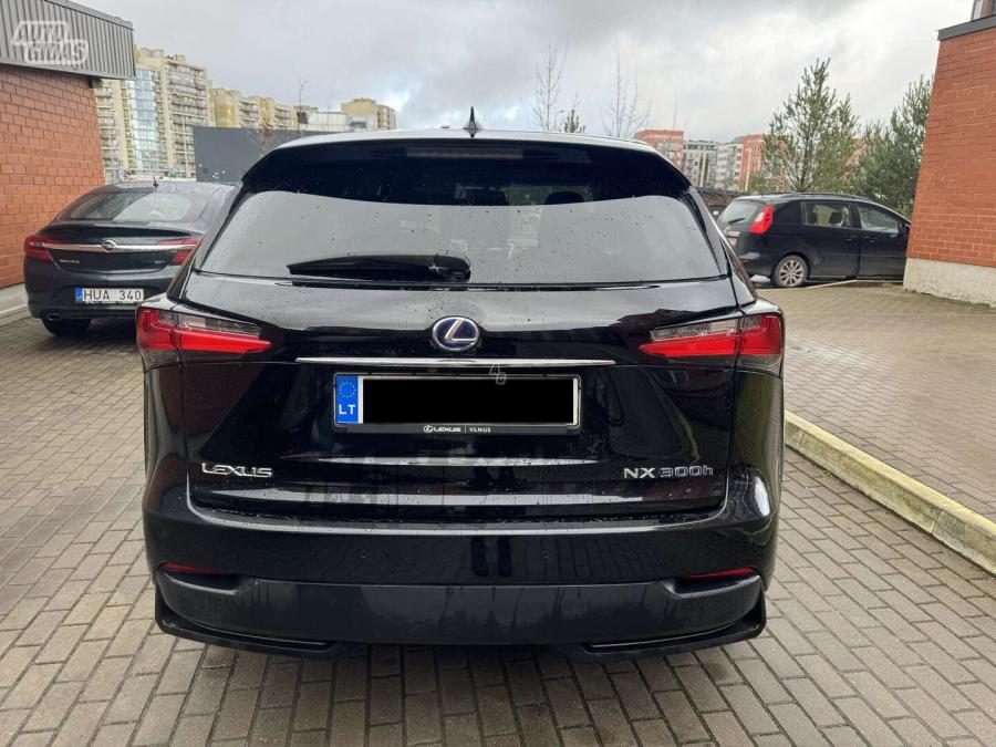 Melns Lexus NX 300h 2016 Viļņa, ar dzinēja tilpumu 2.50 L un nobraukumu 162 tūkst. km par 18500 €, foto 6 vietnē AUTOMOTO.COM.LV