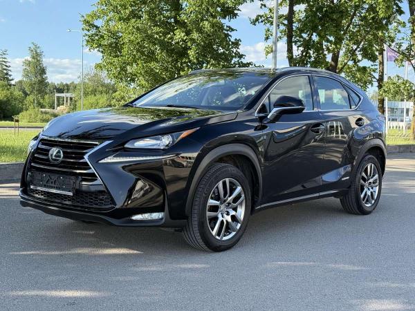 Black Lexus NX 300h 2016 in Panevezys, with an engine capacity of 2.49 L and mileage of 140 thousand km for 17200 €, photo 4 on AUTOMOTO.COM.LV