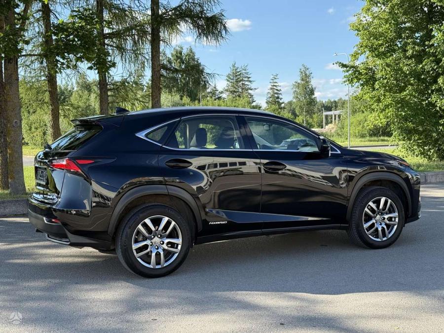 Black Lexus NX 300h 2016 in Panevezys, with an engine capacity of 2.49 L and mileage of 140 thousand km for 17200 €, photo 29 on AUTOMOTO.COM.LV