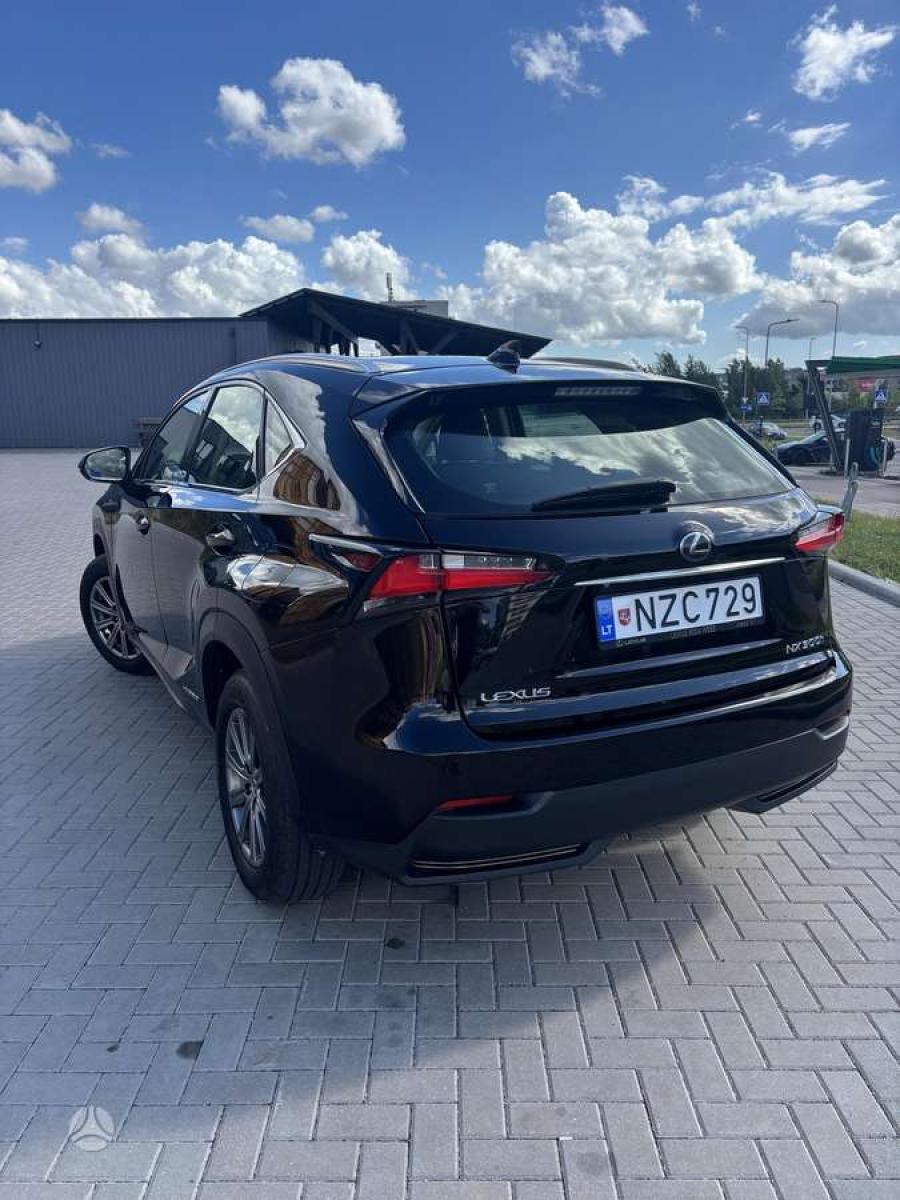 Black Lexus NX 300h 2016 in Vilnius, with an engine capacity of 2.49 L and mileage of 288 thousand km for 15300 €, photo 5 on AUTOMOTO.COM.LV