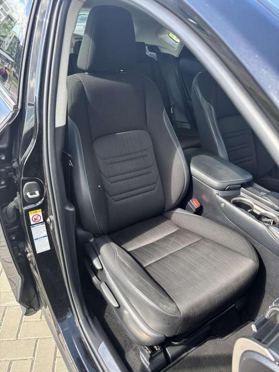 Black Lexus NX 300h 2016 in Vilnius, with an engine capacity of 2.49 L and mileage of 288 thousand km for 15300 €, photo 15 on AUTOMOTO.COM.LV