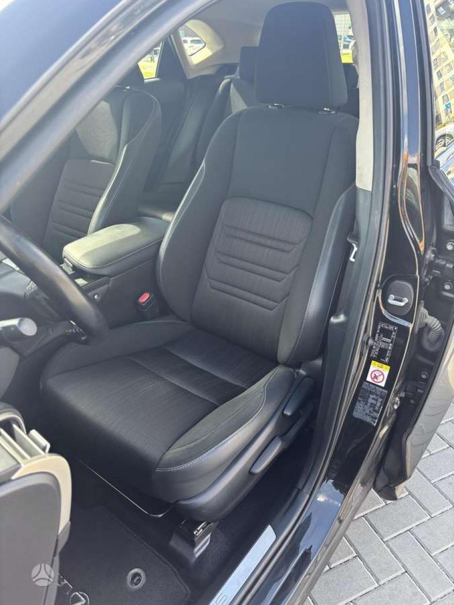 Black Lexus NX 300h 2016 in Vilnius, with an engine capacity of 2.49 L and mileage of 288 thousand km for 15300 €, photo 16 on AUTOMOTO.COM.LV