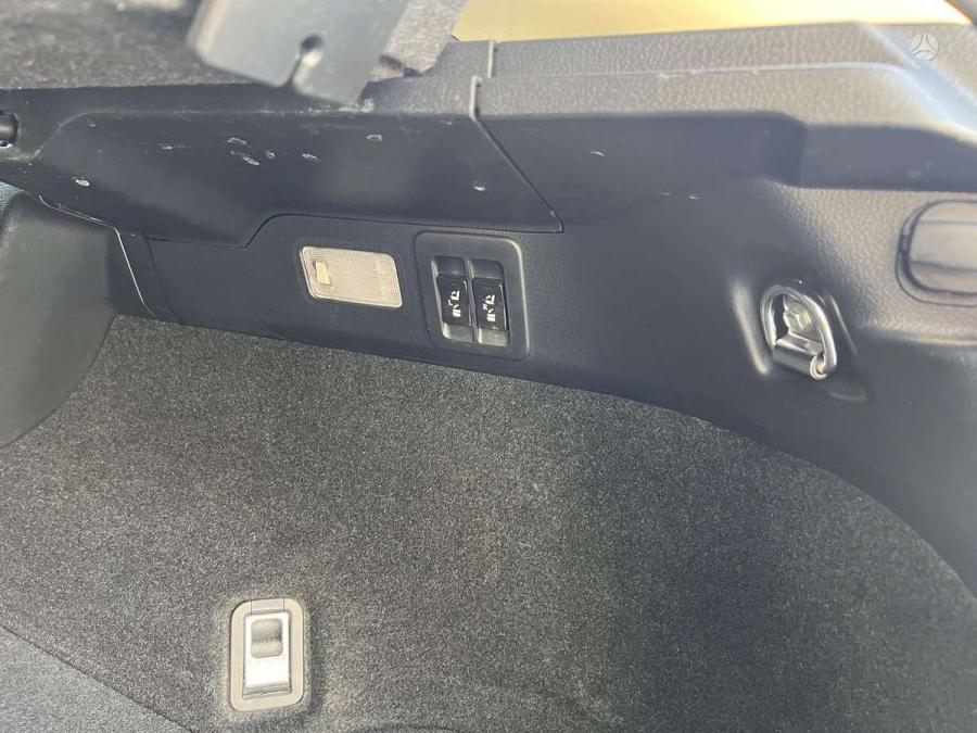 Melns Lexus NX 300h 2016 Viļņa, ar dzinēja tilpumu 2.49 L un nobraukumu 200 tūkst. km par 21600 €, foto 24 vietnē AUTOMOTO.COM.LV