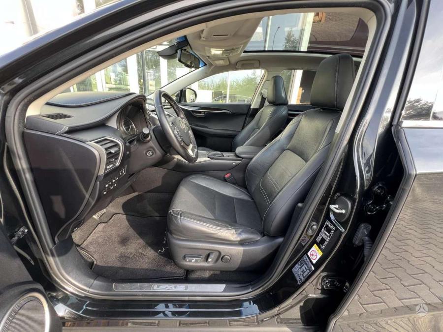 Melns Lexus NX 300h 2016 Viļņa, ar dzinēja tilpumu 2.49 L un nobraukumu 200 tūkst. km par 21600 €, foto 26 vietnē AUTOMOTO.COM.LV