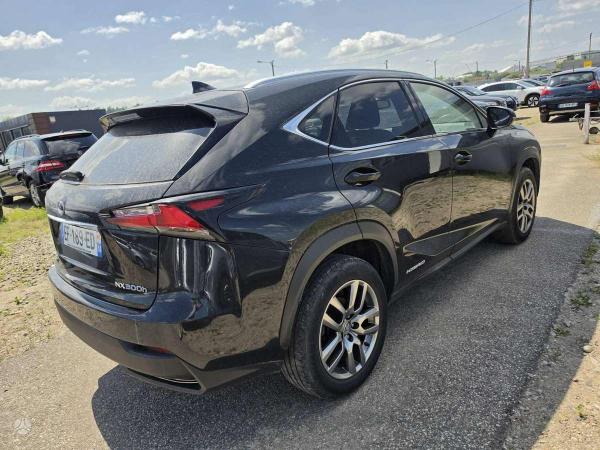 Black Lexus NX 300h 2016 in Vilnius, with an engine capacity of 2.49 L and mileage of 131 thousand km for 13800 €, photo 4 on AUTOMOTO.COM.LV