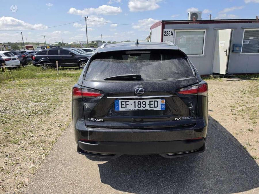 Melns Lexus NX 300h 2016 Viļņa, ar dzinēja tilpumu 2.49 L un nobraukumu 131 tūkst. km par 13800 €, foto 7 vietnē AUTOMOTO.COM.LV