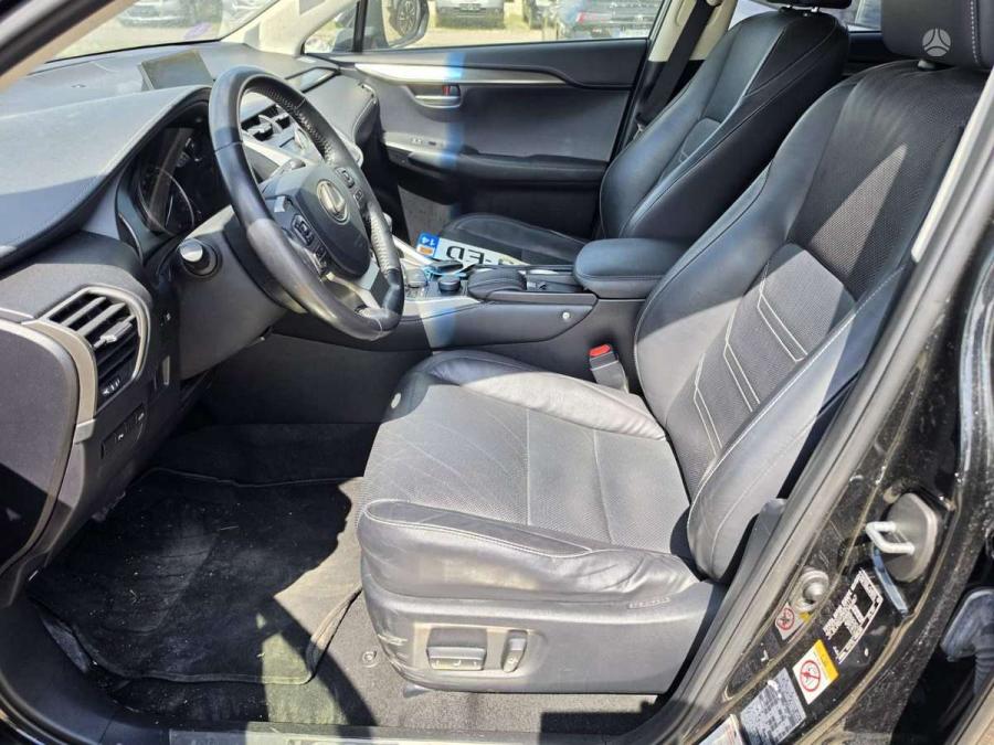 Melns Lexus NX 300h 2016 Viļņa, ar dzinēja tilpumu 2.49 L un nobraukumu 131 tūkst. km par 13800 €, foto 15 vietnē AUTOMOTO.COM.LV