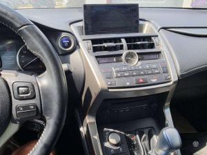 Melns Lexus NX 300h 2016 Viļņa, ar dzinēja tilpumu 2.49 L un nobraukumu 131 tūkst. km par 13800 €, foto 16 vietnē AUTOMOTO.COM.LV