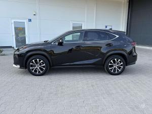 Melns Lexus NX 300h 2016 Viļņa, ar dzinēja tilpumu 2.49 L un nobraukumu 196 tūkst. km par 22700 €, foto 3 vietnē AUTOMOTO.COM.LV