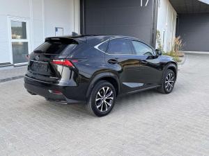 Melns Lexus NX 300h 2016 Viļņa, ar dzinēja tilpumu 2.49 L un nobraukumu 196 tūkst. km par 22700 €, foto 6 vietnē AUTOMOTO.COM.LV