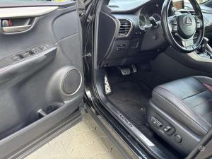 Melns Lexus NX 300h 2016 Viļņa, ar dzinēja tilpumu 2.49 L un nobraukumu 196 tūkst. km par 22700 €, foto 11 vietnē AUTOMOTO.COM.LV