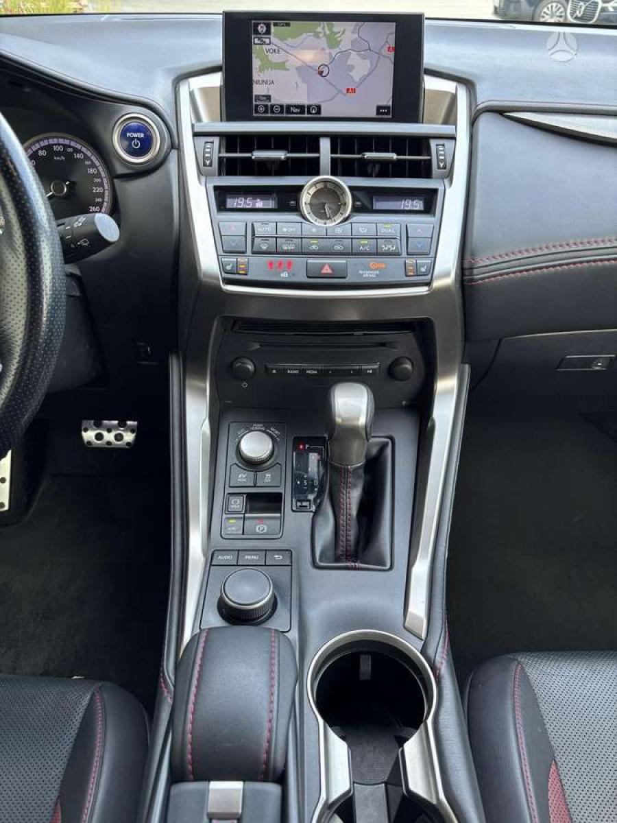 Melns Lexus NX 300h 2016 Viļņa, ar dzinēja tilpumu 2.49 L un nobraukumu 196 tūkst. km par 22700 €, foto 12 vietnē AUTOMOTO.COM.LV
