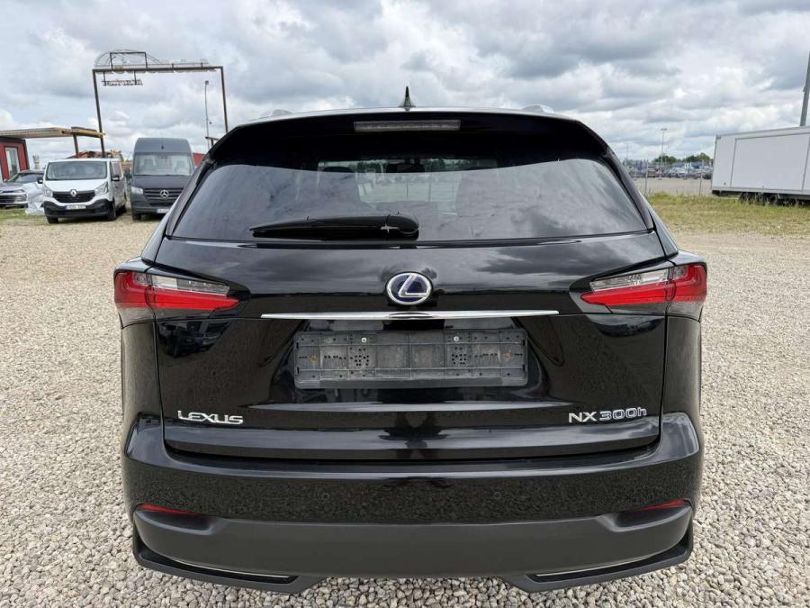 Black Lexus NX 300h 2016 in Vilnius, with an engine capacity of 2.49 L and mileage of 200 thousand km for 18900 €, photo 8 on AUTOMOTO.COM.LV