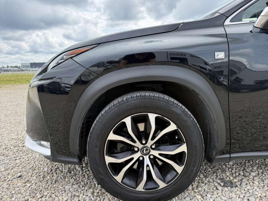 Black Lexus NX 300h 2016 in Vilnius, with an engine capacity of 2.49 L and mileage of 200 thousand km for 18900 €, photo 11 on AUTOMOTO.COM.LV