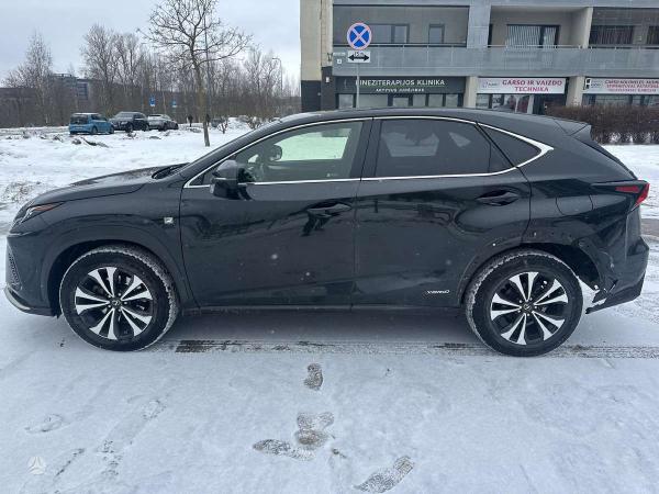 Black Lexus NX 300h 2017 in Vilnius, with an engine capacity of 2.50 L and mileage of 191 thousand km for 17750 €, photo 3 on AUTOMOTO.COM.LV