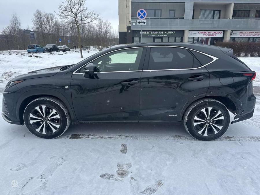 Melns Lexus NX 300h 2017 Viļņa, ar dzinēja tilpumu 2.50 L un nobraukumu 191 tūkst. km par 17750 €, foto 3 vietnē AUTOMOTO.COM.LV