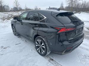 Melns Lexus NX 300h 2017 Viļņa, ar dzinēja tilpumu 2.50 L un nobraukumu 191 tūkst. km par 17750 €, foto 4 vietnē AUTOMOTO.COM.LV