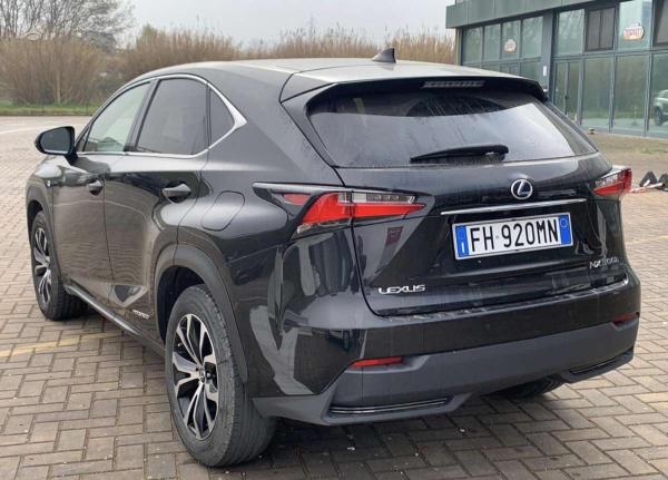Black Lexus NX 300h 2017 in Vilnius, with an engine capacity of 2.49 L and mileage of 111 thousand km for 23555 €, photo 5 on AUTOMOTO.COM.LV