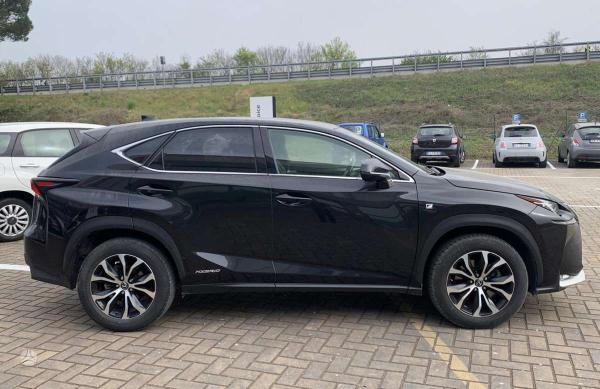 Black Lexus NX 300h 2017 in Vilnius, with an engine capacity of 2.49 L and mileage of 111 thousand km for 23555 €, photo 6 on AUTOMOTO.COM.LV