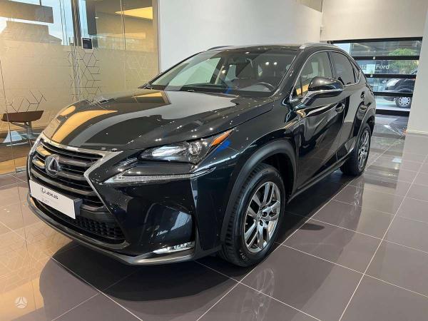 Black Lexus NX 300h 2017 in Siauliai, with an engine capacity of 2.49 L and mileage of 91 thousand km for 22900 €, photo 6 on AUTOMOTO.COM.LV