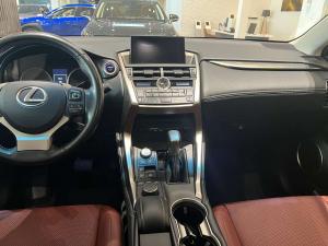 Melns Lexus NX 300h 2017 Šauļi, ar dzinēja tilpumu 2.49 L un nobraukumu 91 tūkst. km par 22900 €, foto 11 vietnē AUTOMOTO.COM.LV