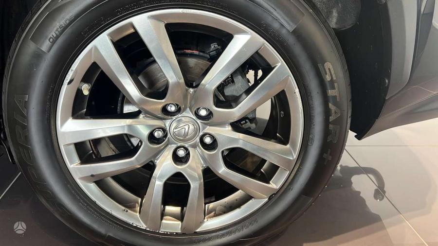 Melns Lexus NX 300h 2017 Šauļi, ar dzinēja tilpumu 2.49 L un nobraukumu 91 tūkst. km par 22900 €, foto 15 vietnē AUTOMOTO.COM.LV