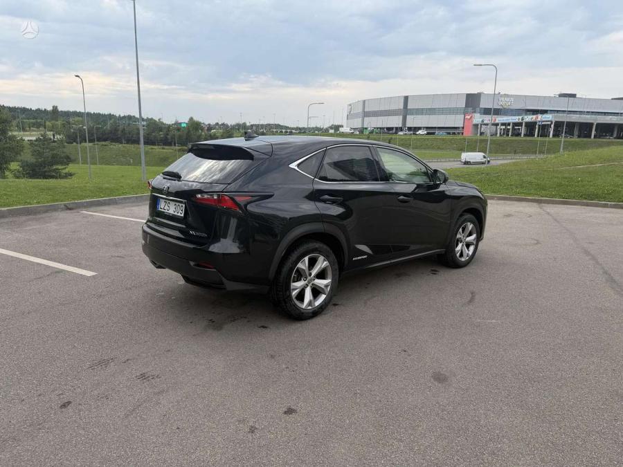 Black Lexus NX 300h 2017 in Vilnius, with an engine capacity of 2.49 L and mileage of 121 thousand km for 26000 €, photo 3 on AUTOMOTO.COM.LV