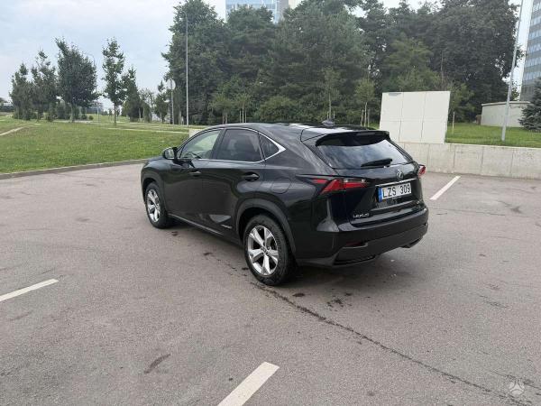 Черный Лексус NX 300h 2017 в Вильнюс, объемом двигателя 2.49 л и пробегом 121 тыс. км за 26000 €, фото 4 на AUTOMOTO.COM.LV