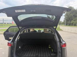 Black Lexus NX 300h 2017 in Vilnius, with an engine capacity of 2.49 L and mileage of 121 thousand km for 26000 €, photo 6 on AUTOMOTO.COM.LV