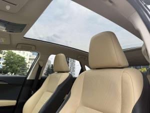 Black Lexus NX 300h 2017 in Vilnius, with an engine capacity of 2.49 L and mileage of 121 thousand km for 26000 €, photo 10 on AUTOMOTO.COM.LV