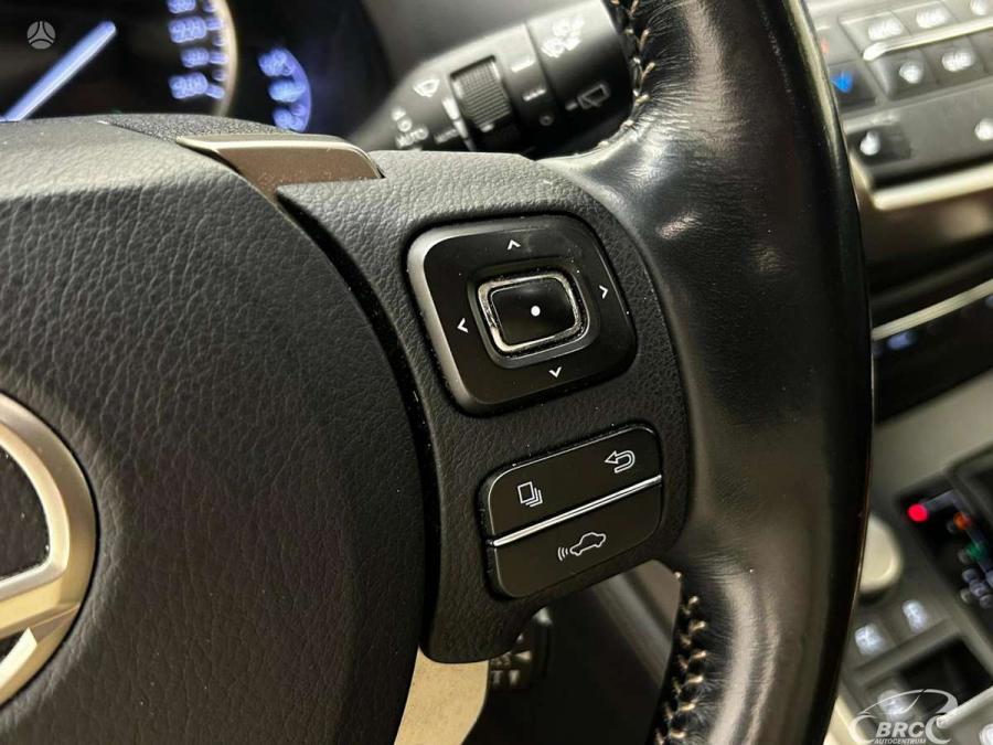 Черный Лексус NX 300h 2017 в Вильнюс, объемом двигателя 2.49 л и пробегом 91 тыс. км за 23500 €, фото 16 на AUTOMOTO.COM.LV