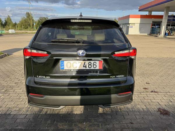 Lexus NX 300h 2017 Viļņa vietnē Melns Lexus NX 300h 2017 Viļņa, ar dzinēja tilpumu 2.49 L un nobraukumu 64 tūkst. km par 23500 €, foto 10 vietnē AUTOMOTO.COM.LV