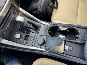 Черный Лексус NX 300h 2017 в Вильнюс, объемом двигателя 2.49 л и пробегом 64 тыс. км за 23500 €, фото 31 на AUTOMOTO.COM.LV