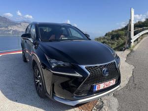Black Lexus NX 300h 2017 in Daugavpils, with an engine capacity of 2.49 L and mileage of 141 thousand km for 22500 €, photo 3 on AUTOMOTO.COM.LV