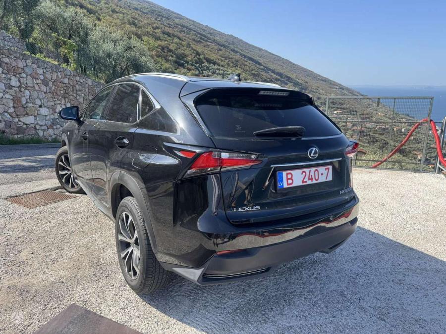 Black Lexus NX 300h 2017 in Daugavpils, with an engine capacity of 2.49 L and mileage of 141 thousand km for 22500 €, photo 6 on AUTOMOTO.COM.LV