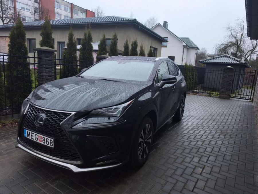Black Lexus NX 300h 2018 in Vilnius, with an engine capacity of 2.50 L and mileage of 224 thousand km for 30555 €, photo 1 on AUTOMOTO.COM.LV