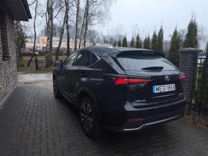 Black Lexus NX 300h 2018 in Vilnius, with an engine capacity of 2.50 L and mileage of 224 thousand km for 30555 €, photo 6 on AUTOMOTO.COM.LV
