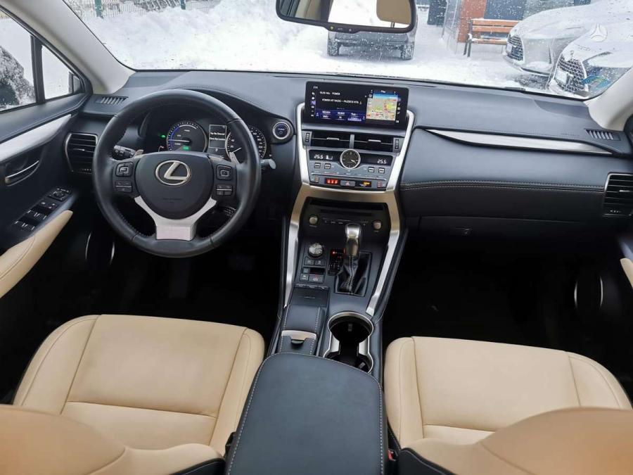 Black Lexus NX 300h 2018 in Vilnius, with an engine capacity of 2.50 L and mileage of 95 thousand km for 24200 €, photo 6 on AUTOMOTO.COM.LV