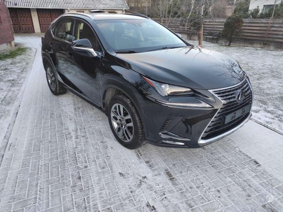 Melns Lexus NX 300h 2018 Kauņa, ar dzinēja tilpumu 2.50 L un nobraukumu 144 tūkst. km par 22450 €, foto 1 vietnē AUTOMOTO.COM.LV