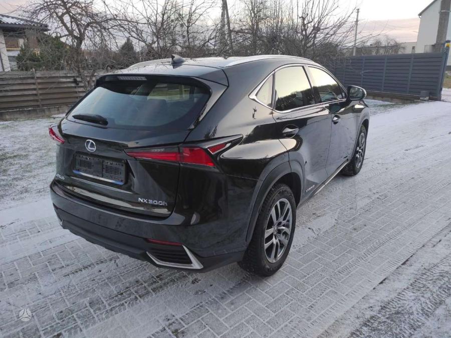 Melns Lexus NX 300h 2018 Kauņa, ar dzinēja tilpumu 2.50 L un nobraukumu 144 tūkst. km par 22450 €, foto 7 vietnē AUTOMOTO.COM.LV