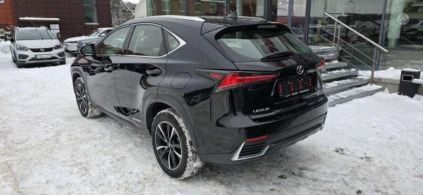 Melns Lexus NX 300h 2018 Viļņa, ar dzinēja tilpumu 2.49 L un nobraukumu 110 tūkst. km par 26750 €, foto 4 vietnē AUTOMOTO.COM.LV