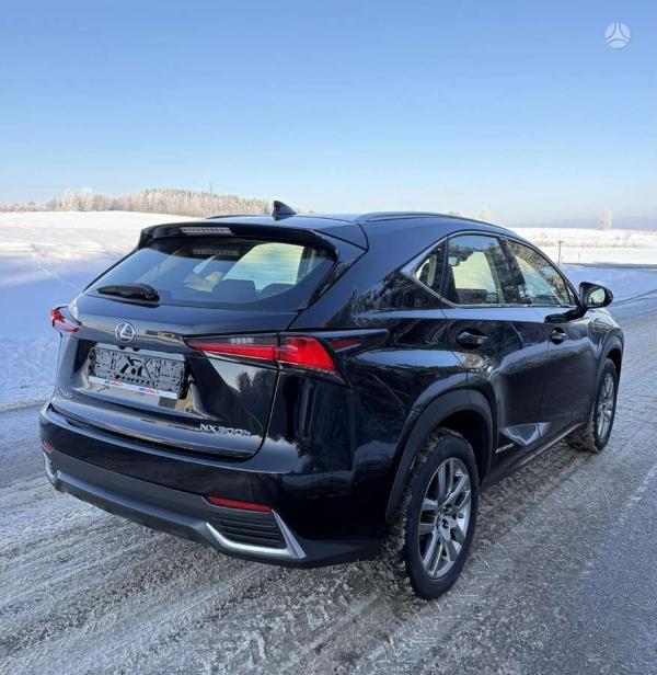 Черный Лексус NX 300h 2018 в Вильнюс, объемом двигателя 2.49 л и пробегом 104 тыс. км за 22999 €, фото 11 на AUTOMOTO.COM.LV