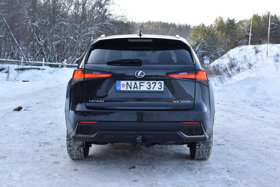 Black Lexus NX 300h 2018 in Vilnius, with an engine capacity of 2.49 L and mileage of 148 thousand km for 29999 €, photo 6 on AUTOMOTO.COM.LV